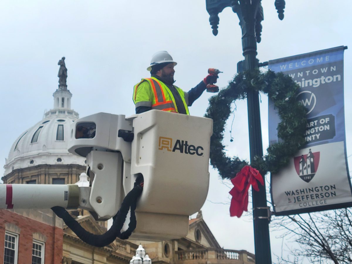 Undecking the halls in Washington - Observer-Reporter
